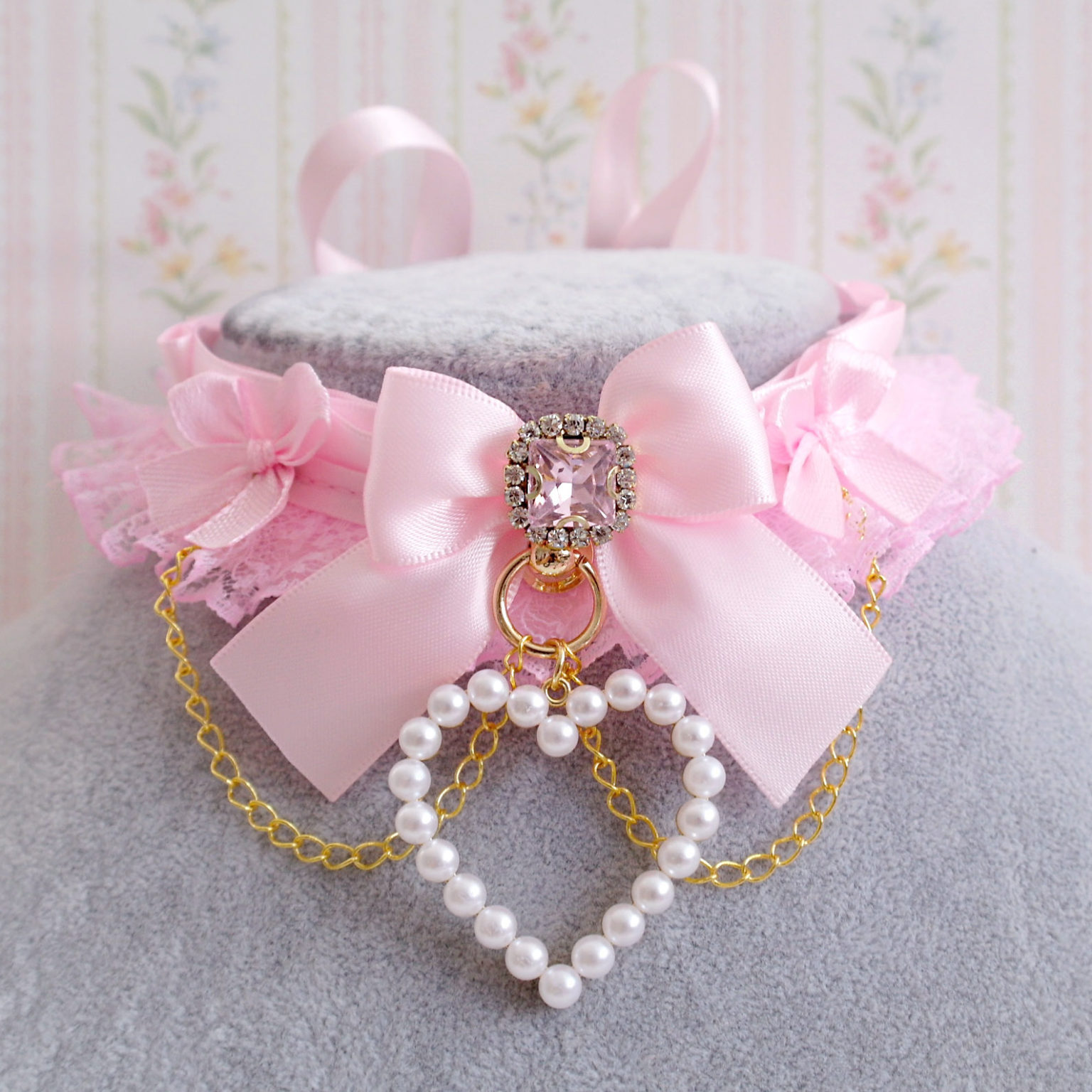 Luxury bling baby pink choker necklace , kitten play collar , pearl ...